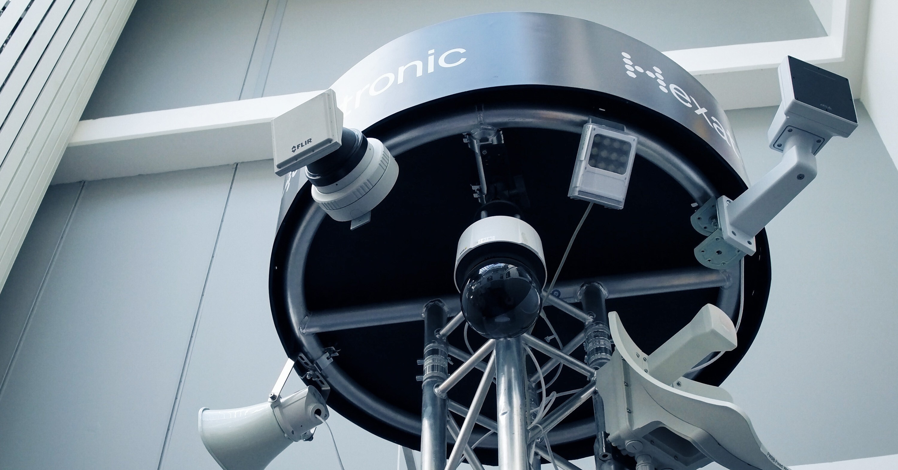 Products | Hexatronic Powered Fiber